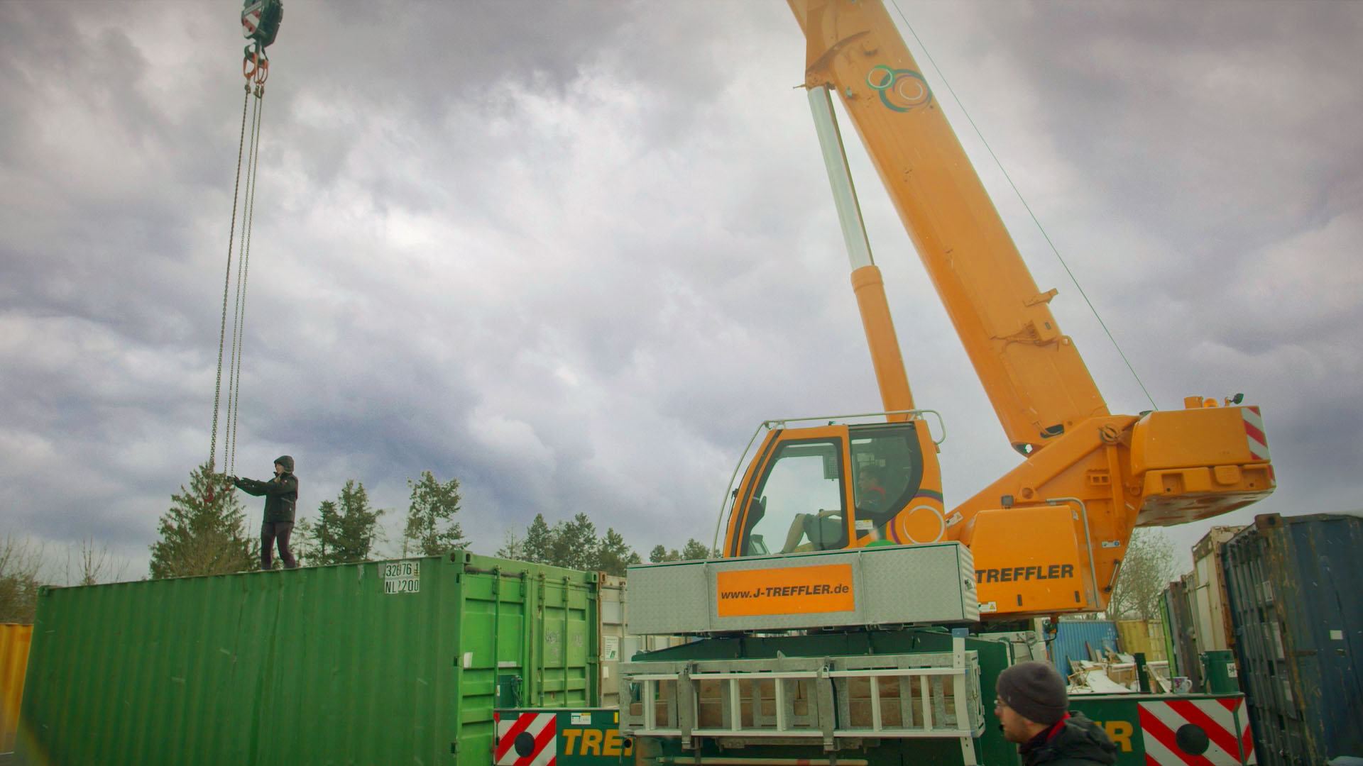 UMZUG CONTAINERDORF | Die Container GmbH | Treffler GmbH