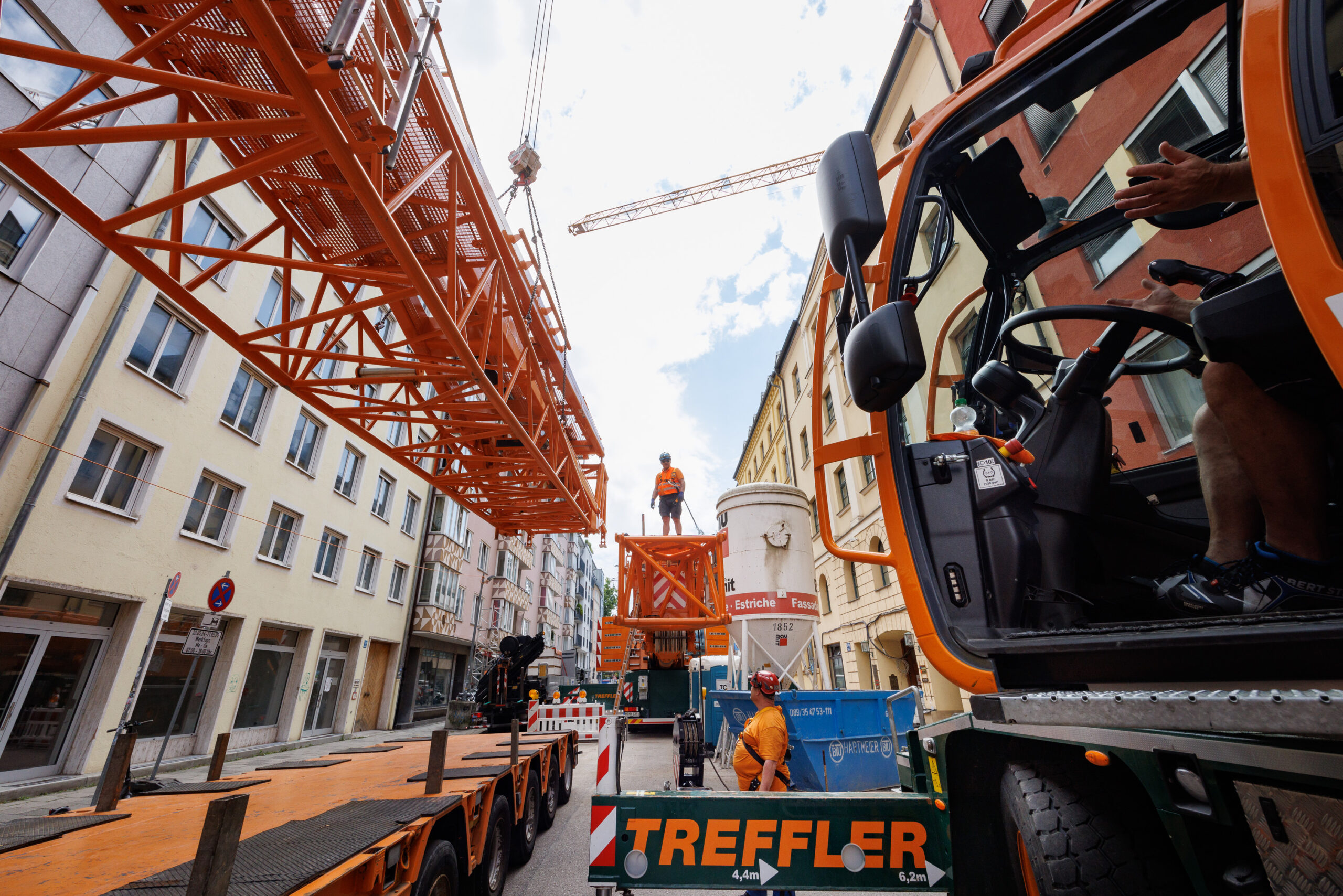 KRANABBAU MIT GROSSER WIPPE | Treffler GmbH